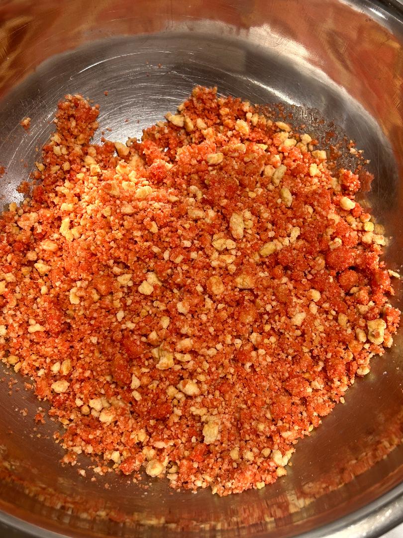 Easy Strawberry Crunch Cupcakes - Krystel's Cooking