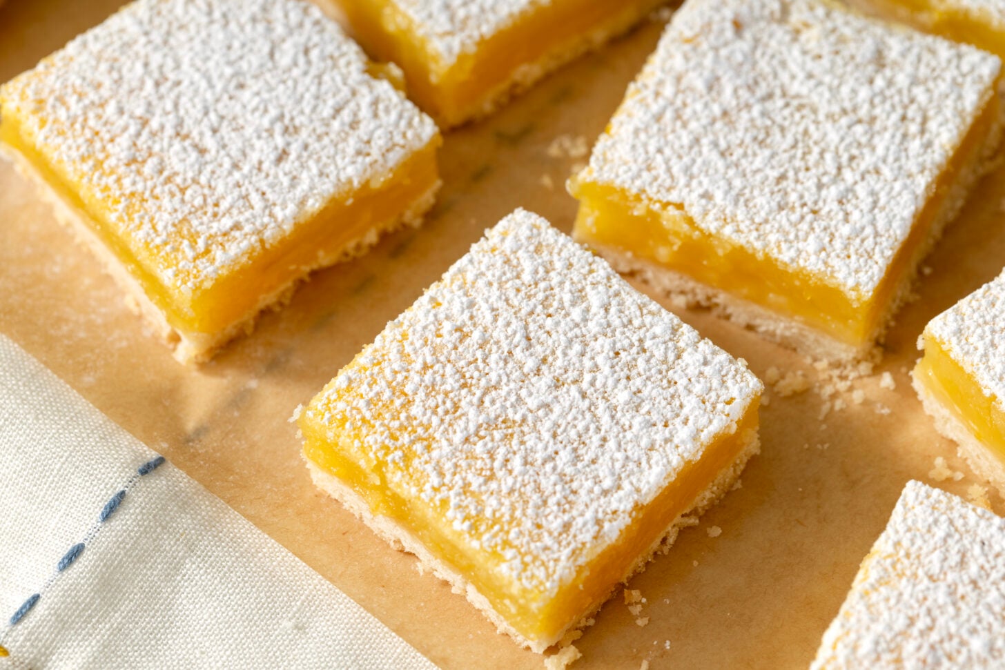 The Best Lemon Bars - Krystel's Cooking